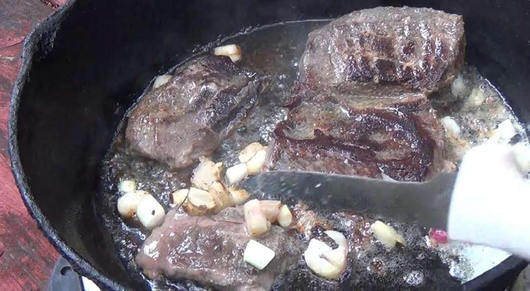 Cooking with Wild, Forage Plants at Deer Camp - North American Deer Hunter