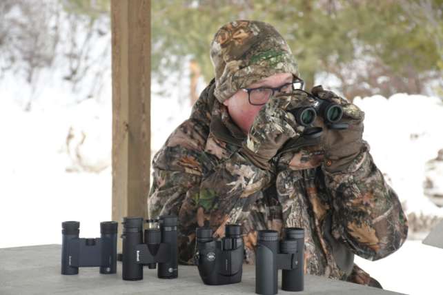 Top 7 Compact Binoculars for Deer Hunters in 2025 – Lightweight ...